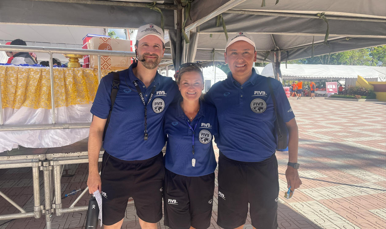 Beach Volleyball Referees Receive FIVB International Status
